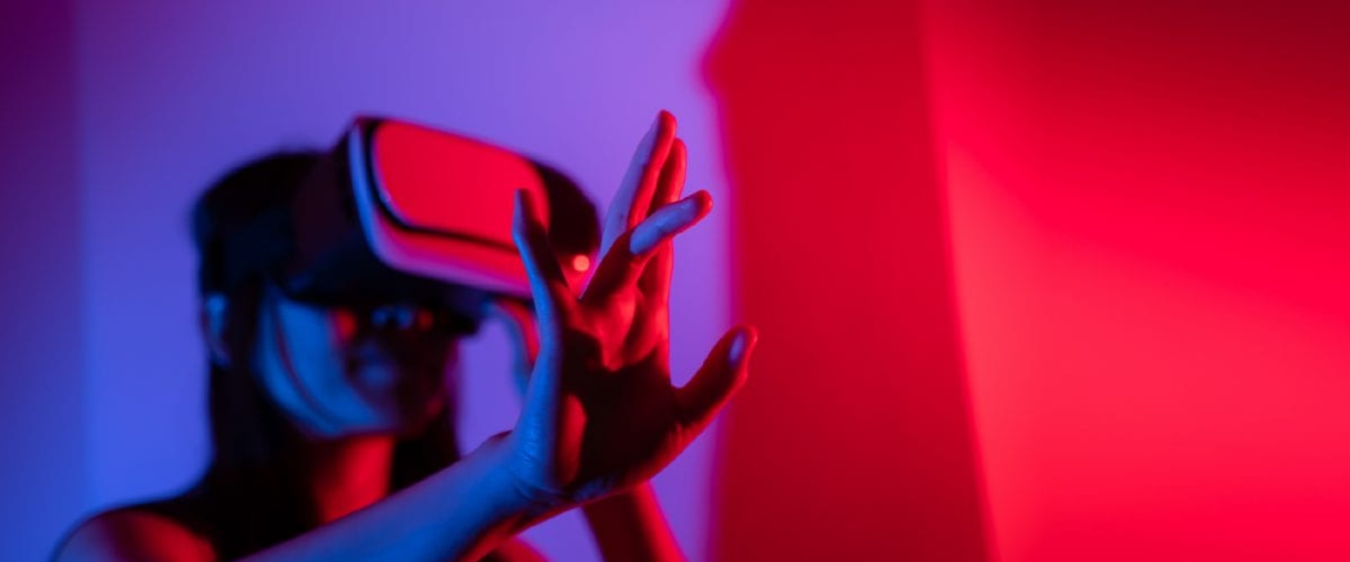 Storytelling in Virtual Reality: Design Considerations for Experiences